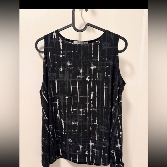 Sympli | Tops | Sympli Black And White Graphic Sleeveless Tank | Poshmark